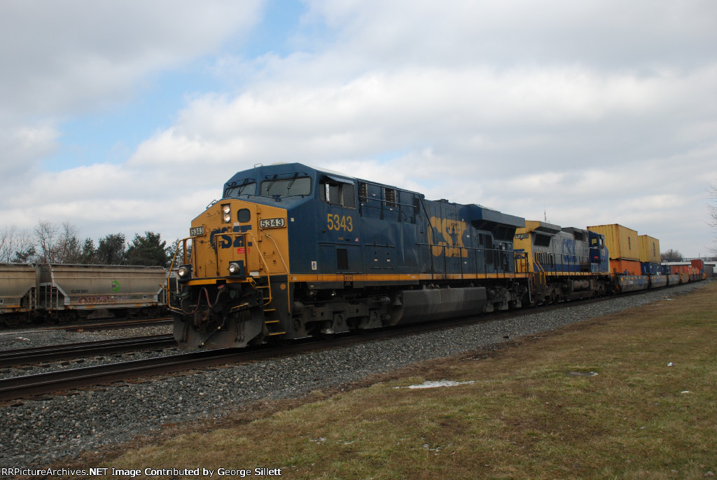 CSX 5343 with a friendly engineer.